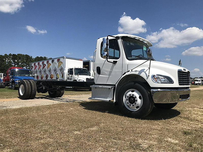 2023 Freightliner M2 106 (For Sale) | Cab & Chassis | #UG1295