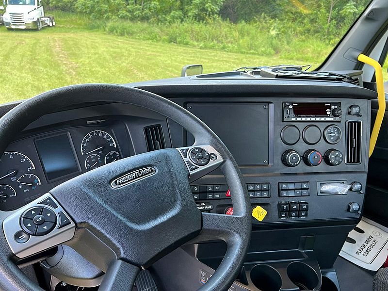 2023 Freightliner Cascadia PT126DC For Sale | Day Cab | #UH2209