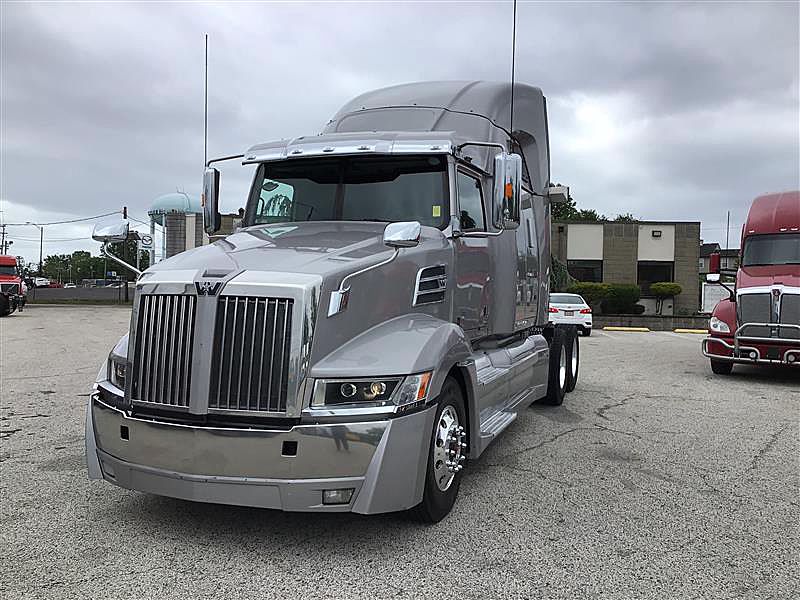 2017 WSTAR 5700XE (For Sale) | 68" Sleeper | #254322