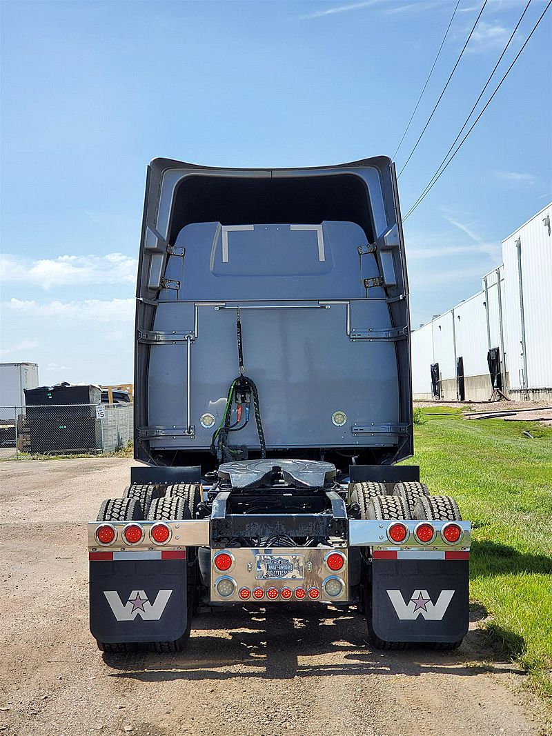 2017 Western Star 5700XE (For Sale) | 82" Sleeper | #660909