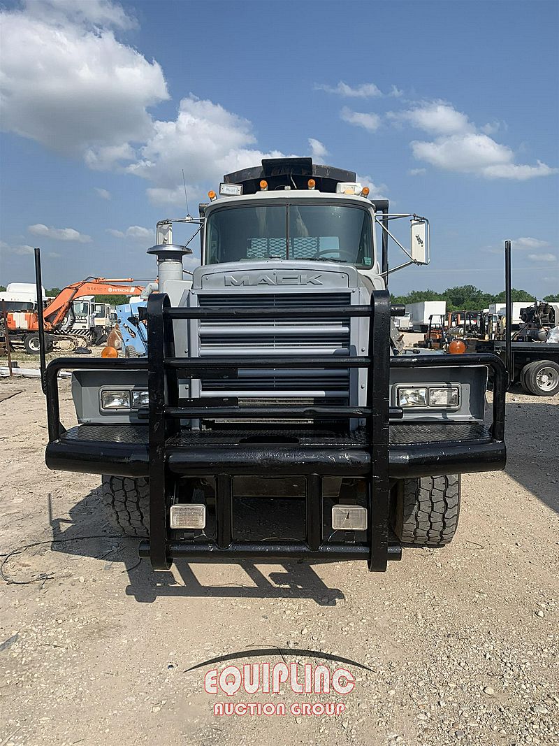 2002 Mack RD888SX (For Sale) | Oil Field Truck | #ME002302
