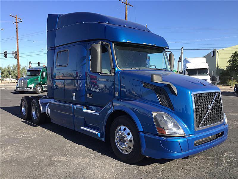 2017 Volvo VNL 730 (For Sale) | 77" Sleeper | #255040