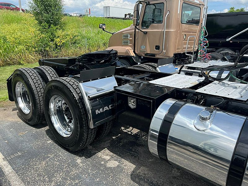 2019 Mack PI64T M778 (For Sale) | Daycab Sleeper | #6991353