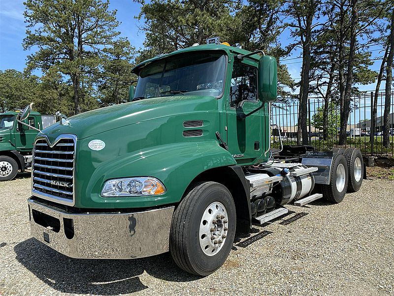 2016 Mack Pinnacle CXU613 (For Sale) | Day Cab | #UM-627