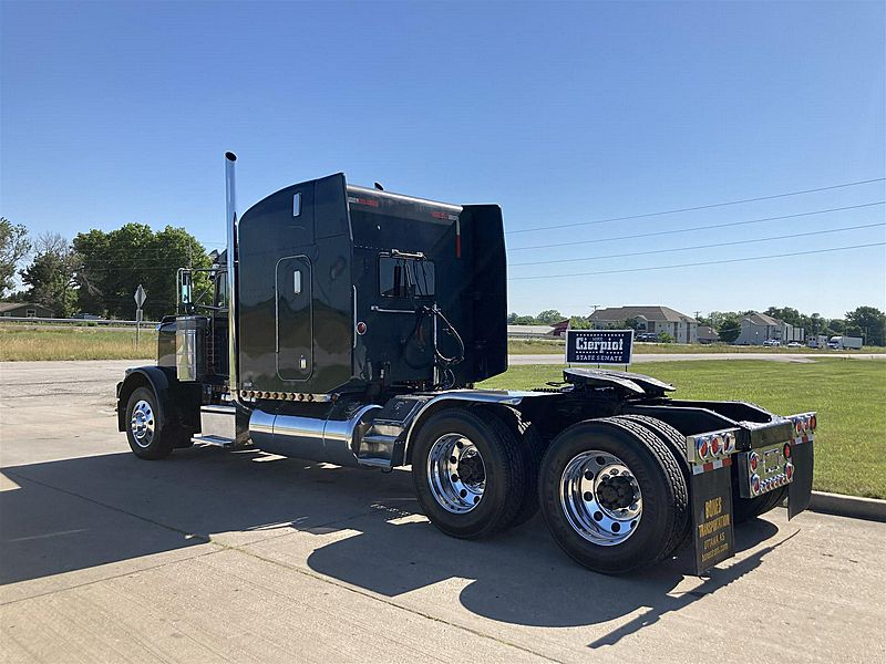 1999 Peterbilt 379 For Sale | 58" Sleeper | #XD479318