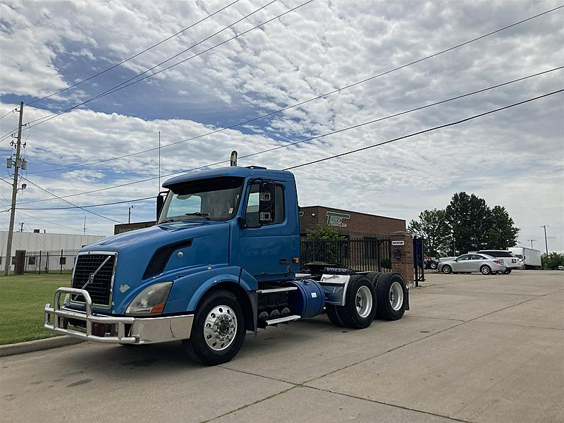2006 Volvo VNL (For Sale) | Day Cab | #6N398627