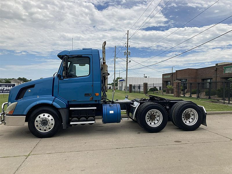 2006 Volvo VNL (For Sale) | Day Cab | #6N398627