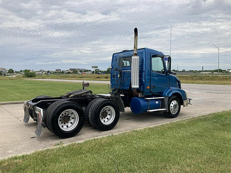 2006 Volvo VNL (For Sale) | Day Cab | #6N398627