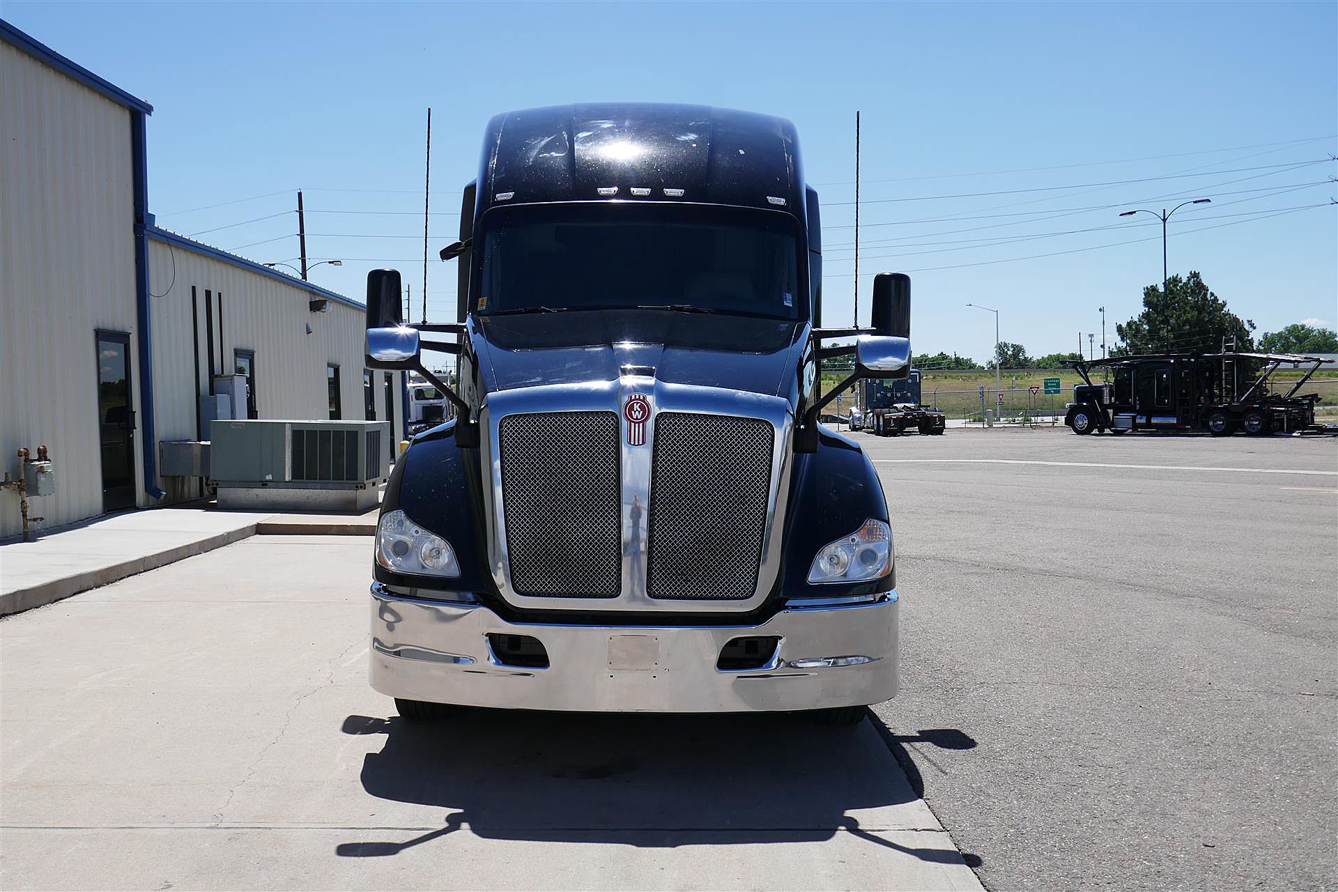 2015 Kenworth T680 (For Sale) | 78" Sleeper | #4765