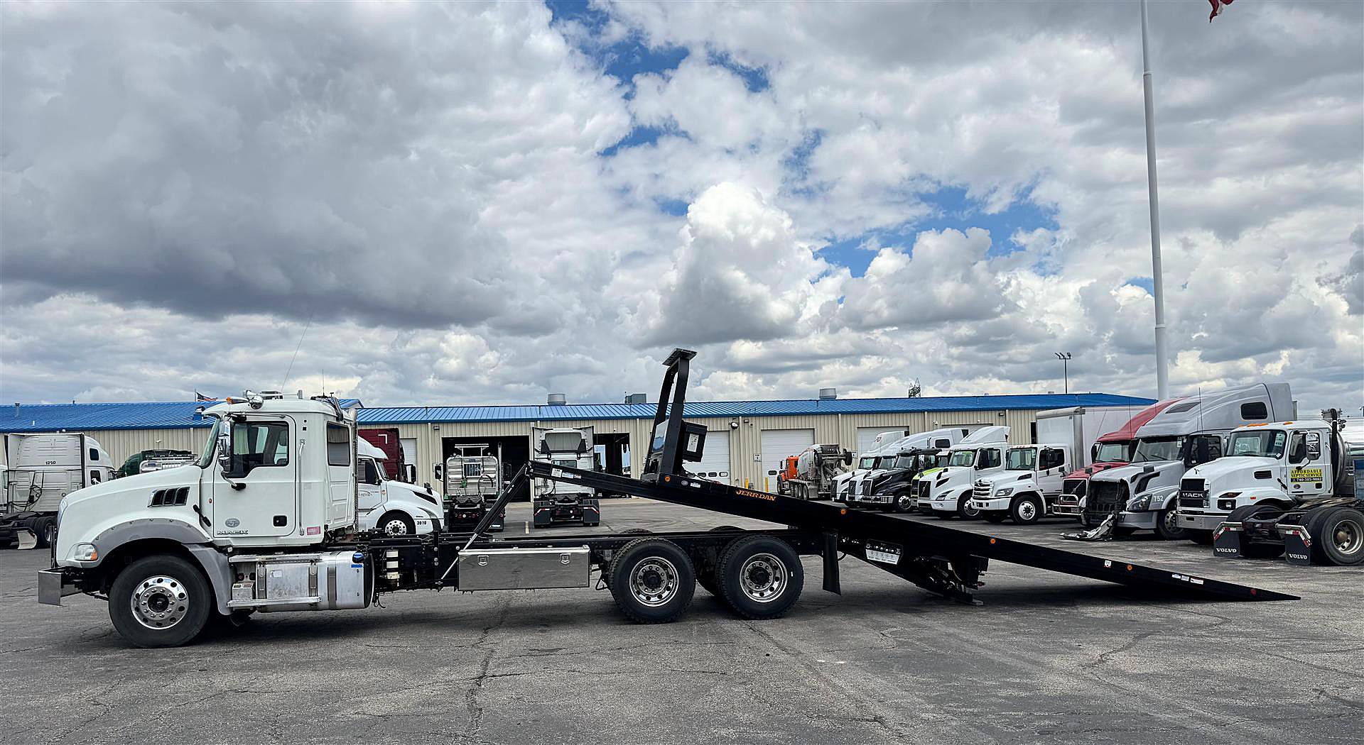 2015 Mack GRANITE GU813 For Sale | Rollback | #A321B