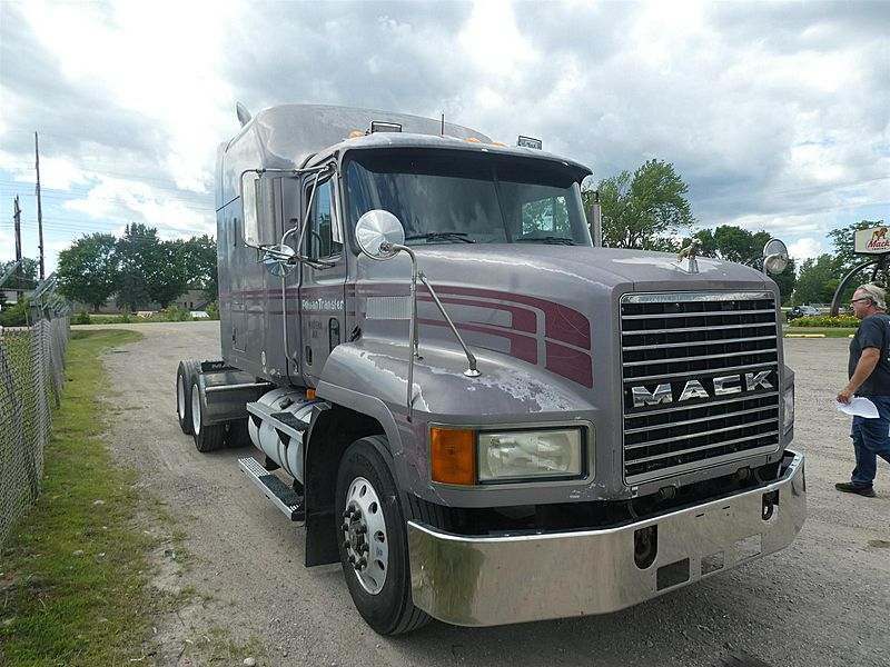 1998 Mack Pinnacle CH613 (For Sale) | Day Cab | #10002
