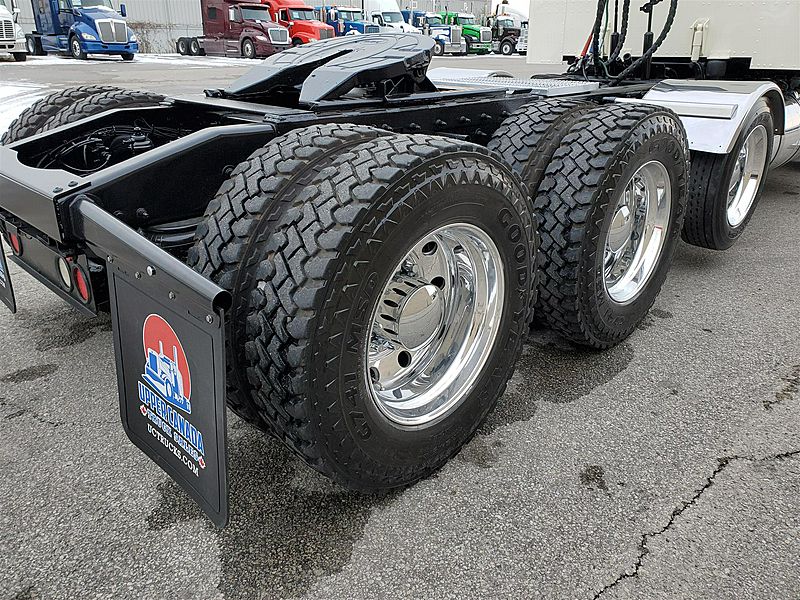 2017 Peterbilt 389 Pusher Axle (For Sale) | 44" Sleeper | #3174545