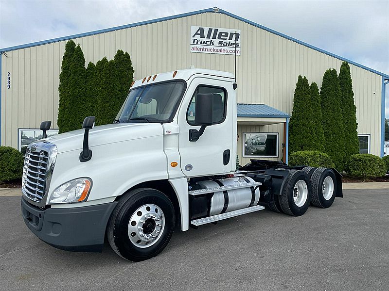 2016 Freightliner Cascadia (For Sale) | Day Cab | #12262