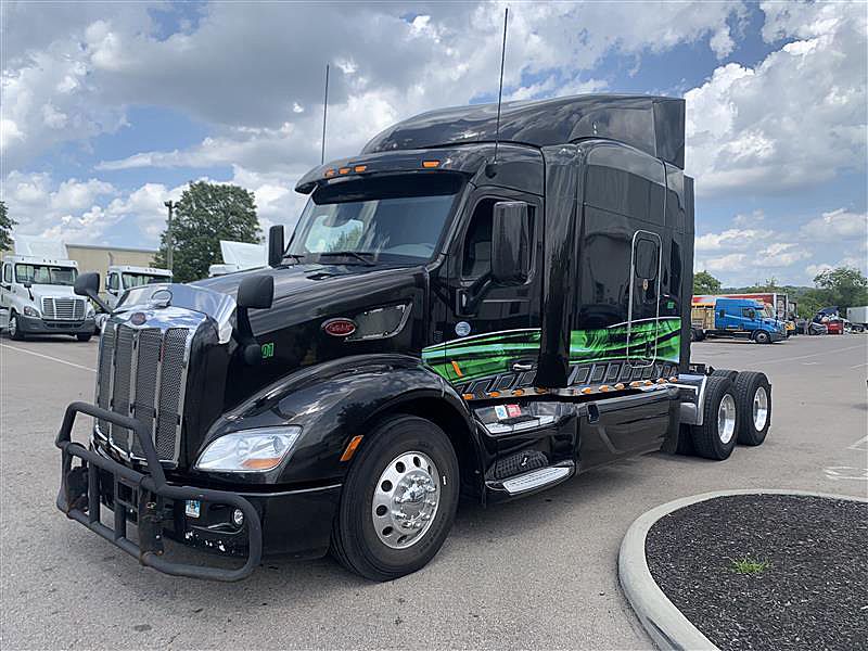 2017 Peterbilt 579 (For Sale) | 80" Sleeper | #255533