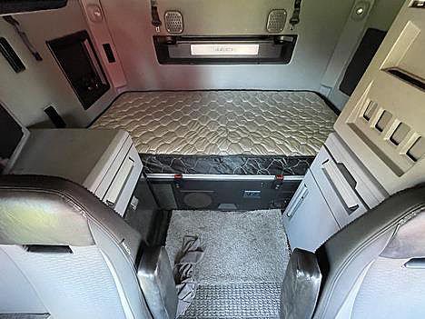 2020 Mack ANTHEM (For Sale) | 70" Sleeper | #255684