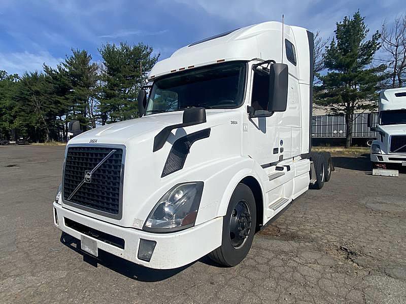 2016 Volvo VNL 670 (For Sale) | 61" Sleeper | #255776