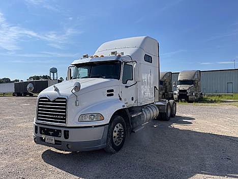 2016 Mack Pinnacle CXU613 (For Sale) | 70" Sleeper | #255898