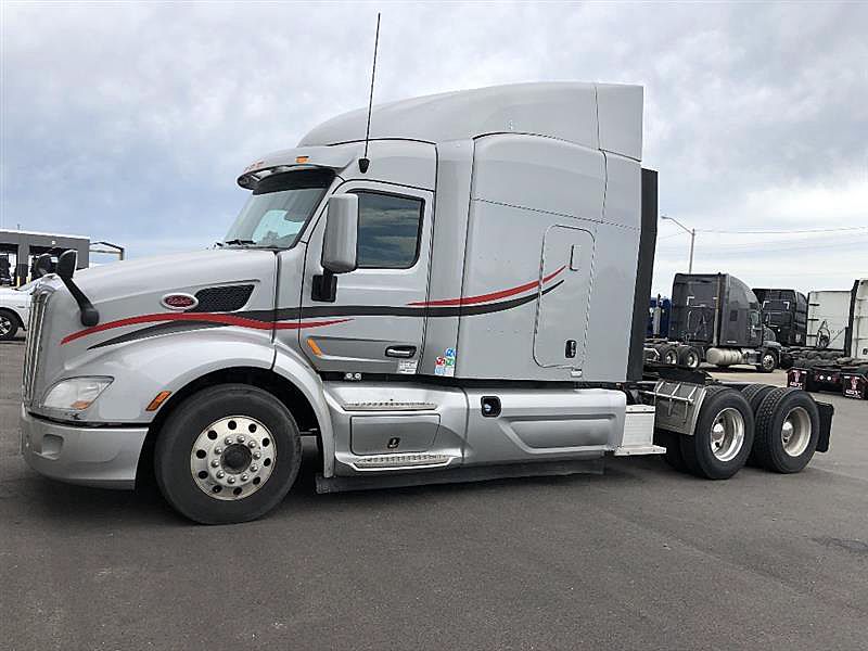2017 Peterbilt 579 For Sale | 72" Sleeper | #255923