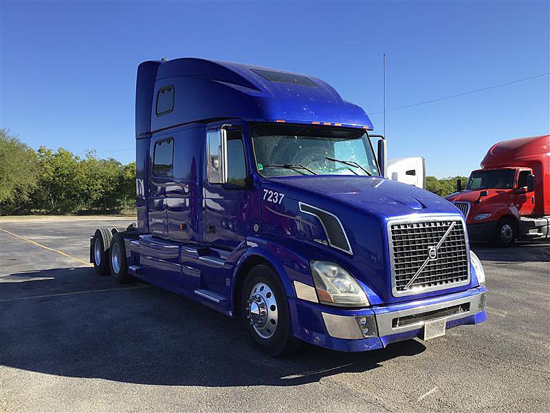 2007 Volvo VNL 780 (For Sale) | 78" Sleeper | #255939