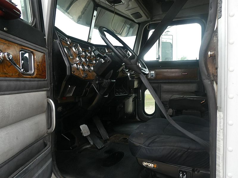 2000 Peterbilt 379 For Sale | Day Cab | #10033