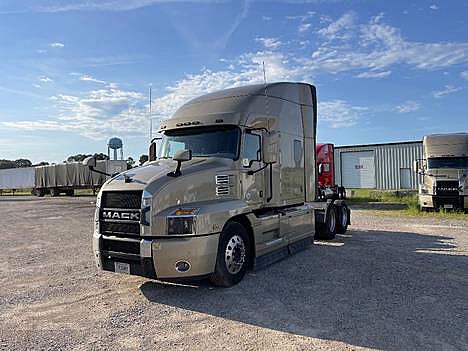 2020 Mack ANTHEM (For Sale) | 70" Sleeper | #255943
