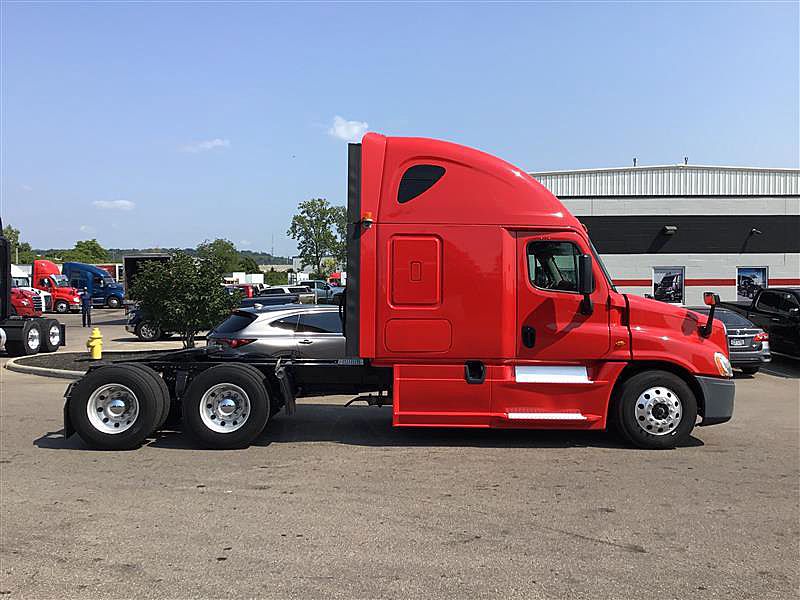 2018 Freightliner CASCADIA EVOLUTION (For Sale) | 72" Sleeper | #256019
