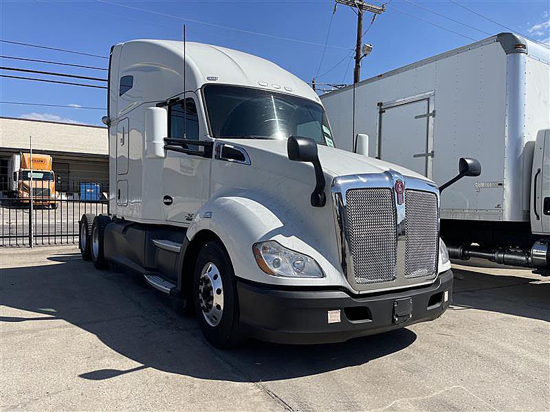 2018 Kenworth T680 (For Sale) | 76" Sleeper | #256042