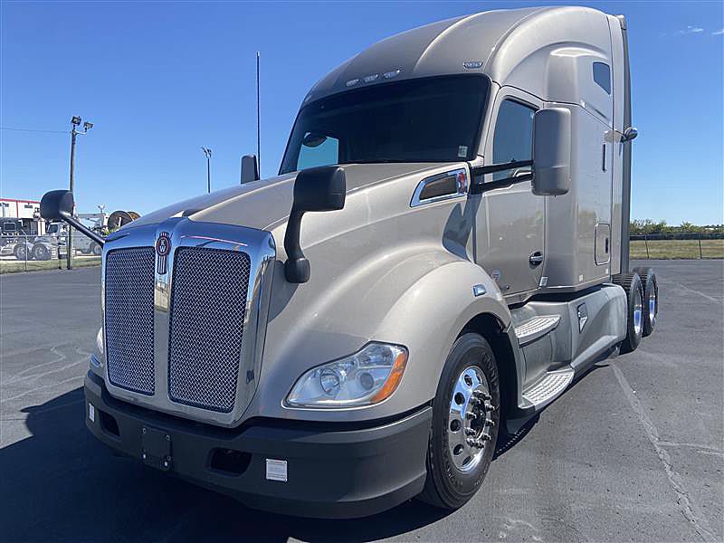 2018 Kenworth T680 (For Sale) | 76" Sleeper | #256072