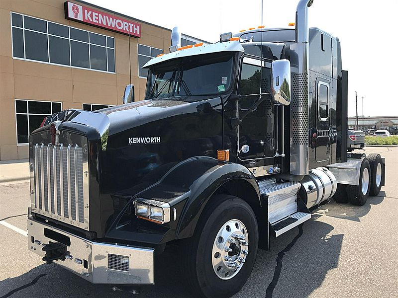 2017 Kenworth T800 (For Sale) | 62" Sleeper | #5207