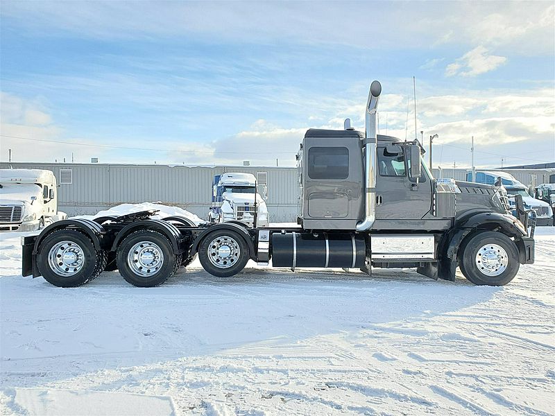 2017 International LoneStar Lift Axle (For Sale) | 56" Sleeper | #7174559