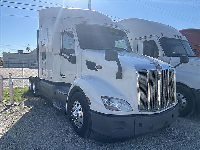 2017 Peterbilt 579 For Sale | 80" Sleeper | #256150