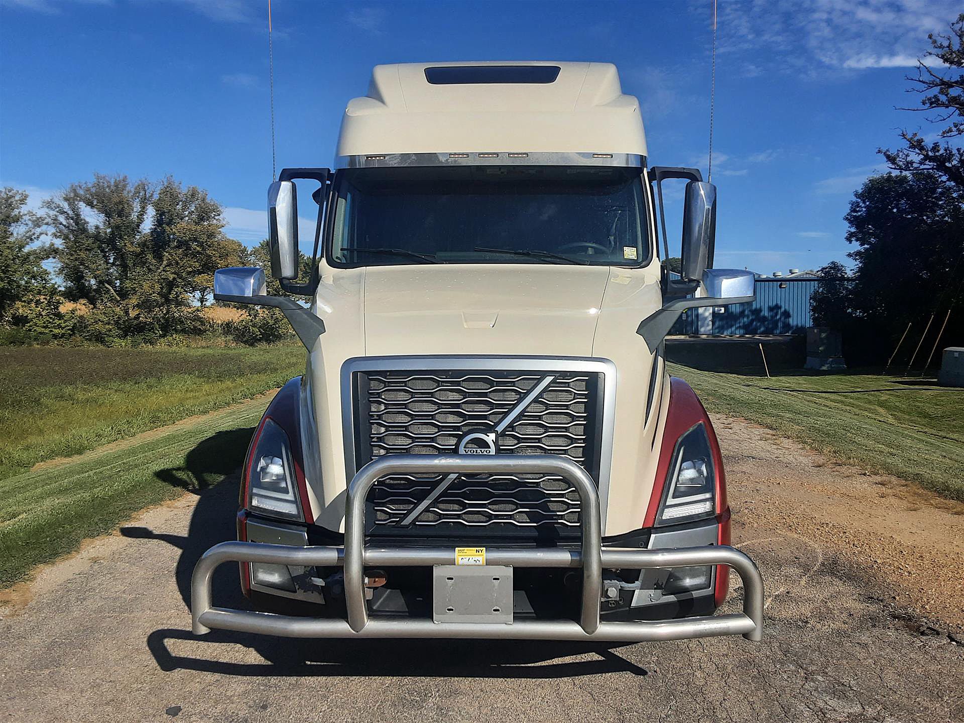 2019 Volvo VNL 860 For Sale | 77" Sleeper | #R46536