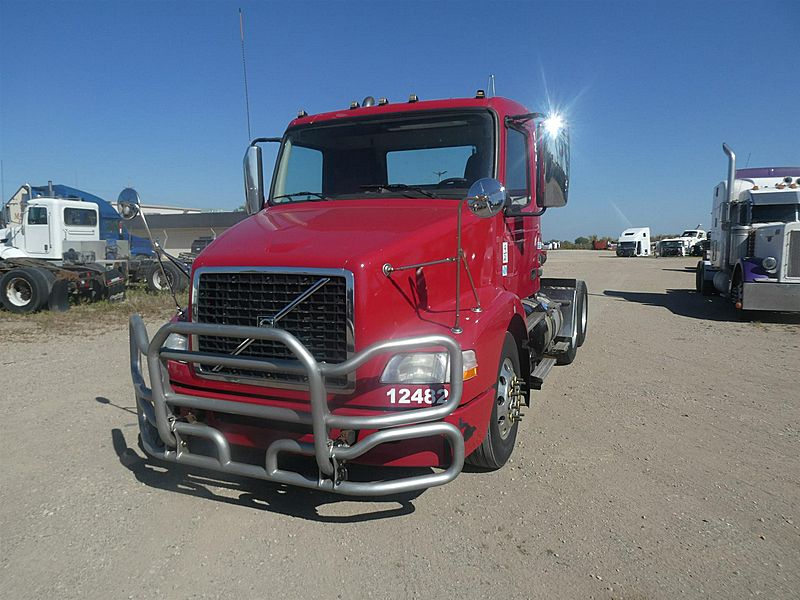 2012 Volvo VNL64 (For Sale) | Day Cab | #10051