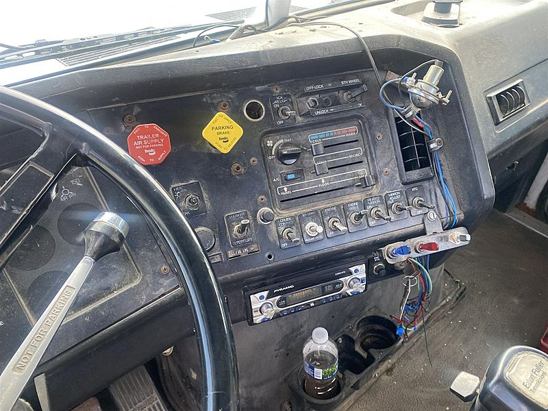 1996 Volvo WG64 (For Sale) | Day Cab | #12289