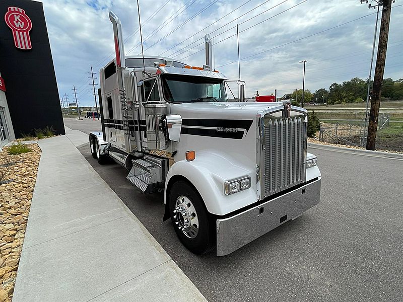 2019 Kenworth W900L (For Sale) | 86" Sleeper | #5227W