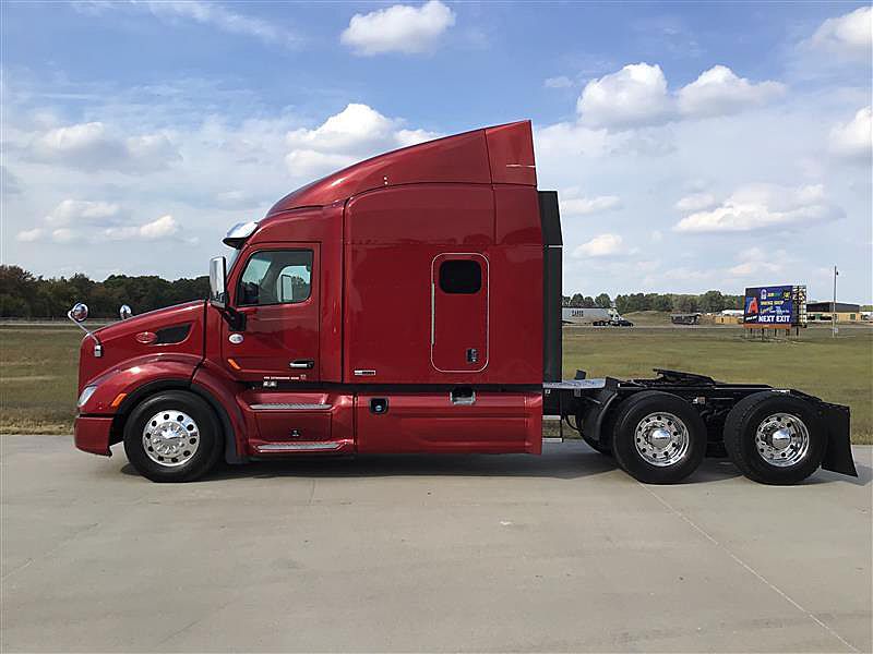 2017 Peterbilt 579 (For Sale) | 80" Sleeper | #256217