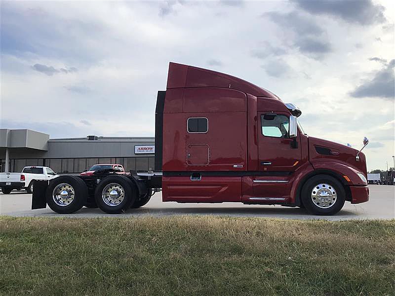 2017 Peterbilt 579 (For Sale) | 80" Sleeper | #256217