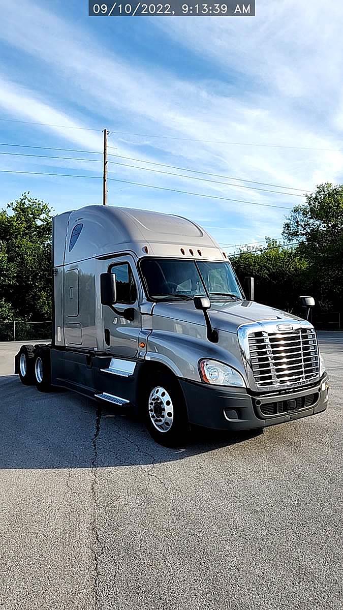 2017 Freightliner Cascadia (For Sale) | 72" Sleeper | #60834