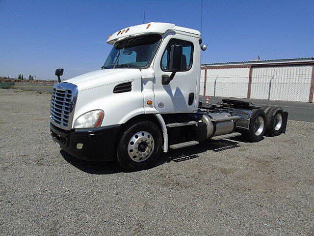 2015 Freightliner CASCADIA 3 AXLE For Sale | H3N 3 AXLE NON SLEEPER | #7303