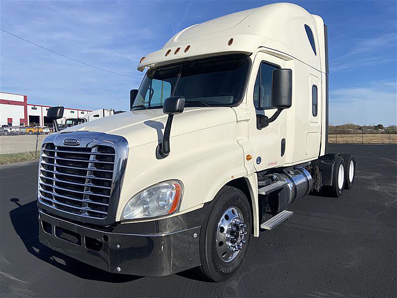 2018 Freightliner CASCADIA EVOLUTION (For Sale) | 72" Sleeper | #256372