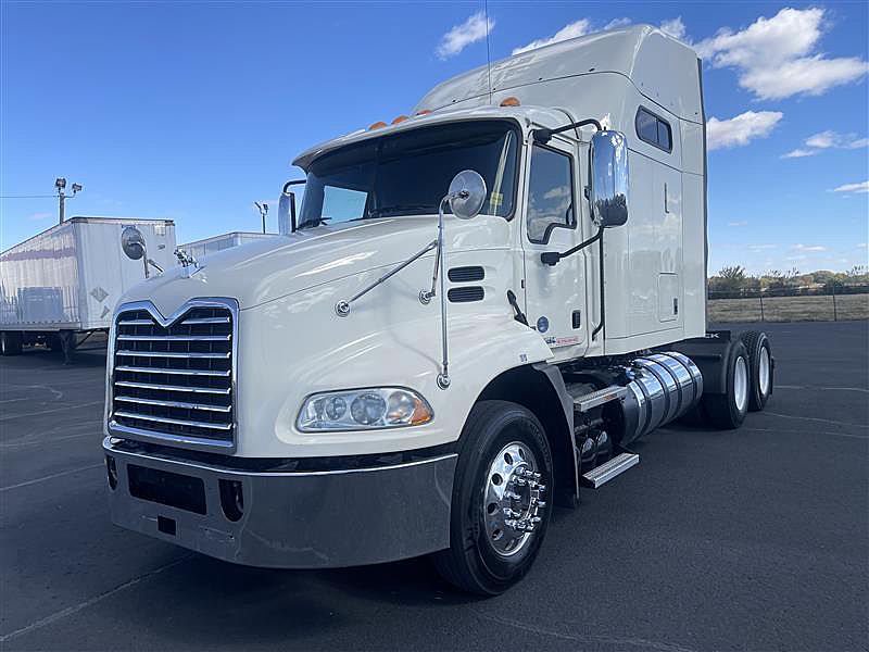2018 Mack Pinnacle CXU613 (For Sale) | 70" Sleeper | #256381