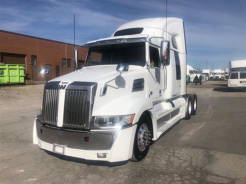 2018 Western Star 5700XE (For Sale) | 68" Sleeper | #256390