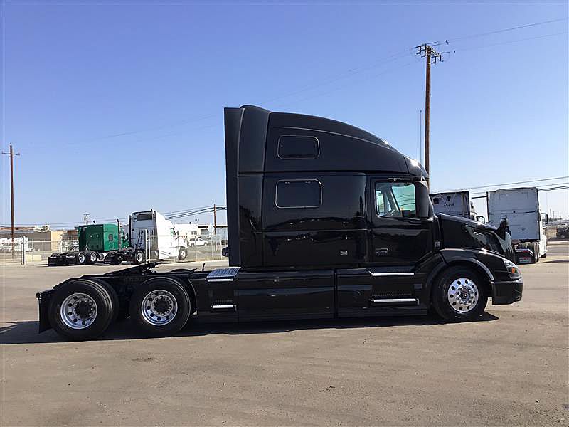 2018 Volvo VNL 780 For Sale | 77" Sleeper | #256402