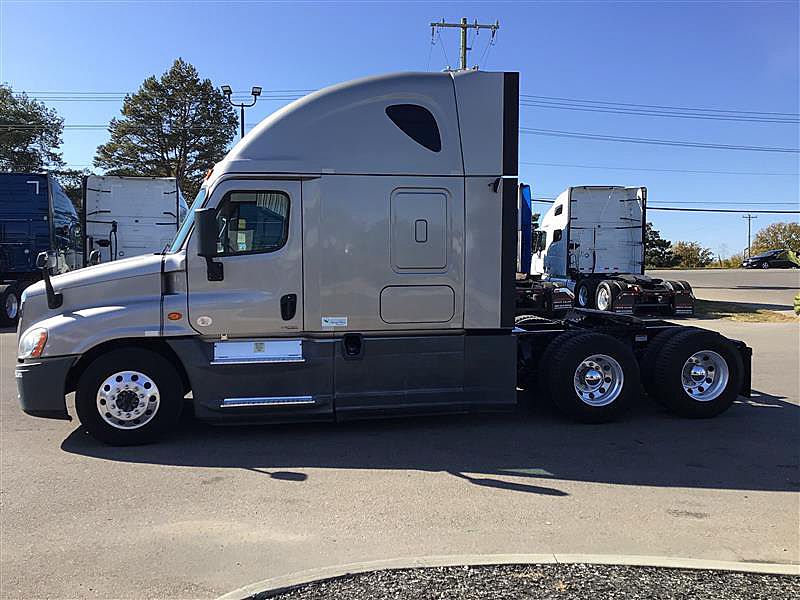 2018 Freightliner CASCADIA EVOLUTION (For Sale) | 72" Sleeper | #256440