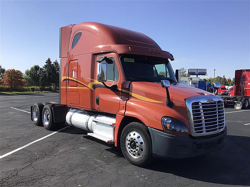 2017 Freightliner CASCADIA For Sale | 72" Sleeper | #256607