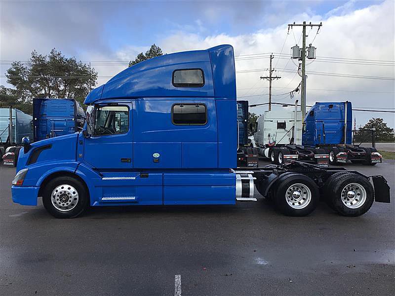 2018 Volvo VNL 780 (For Sale) | 77" Sleeper | #256696