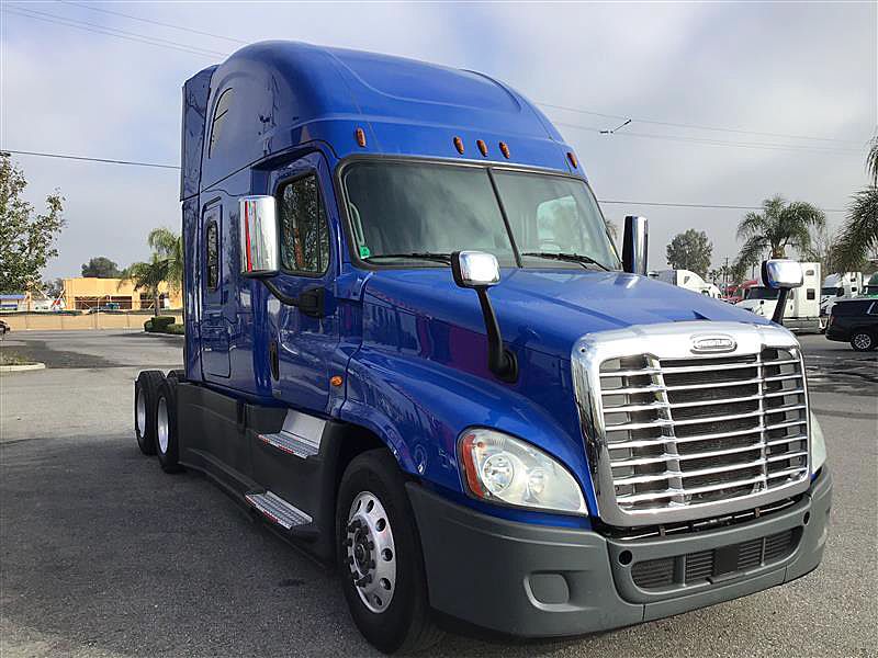 2017 Freightliner CASCADIA (For Sale) | 72" Sleeper | #256831