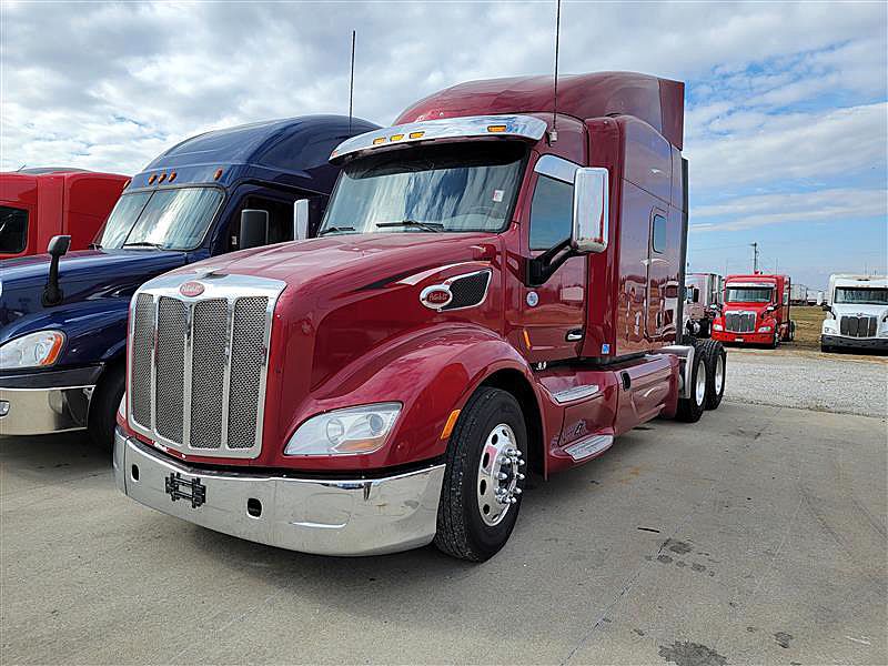 2017 Peterbilt 579 (For Sale) | 80" Sleeper | #256875