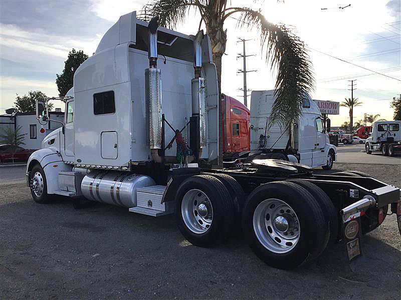 2009 Peterbilt 386 For Sale | MID ROOF Sleeper | #256931