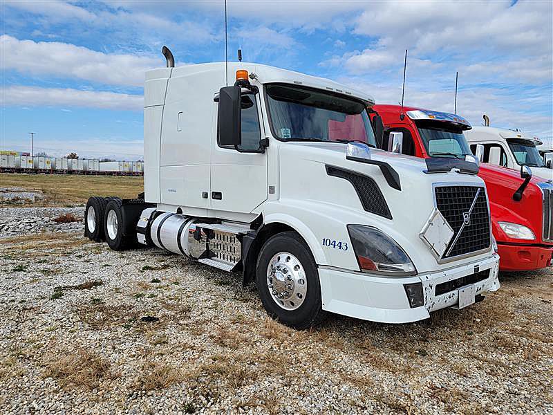 2015 Volvo VNL 630 For Sale | 61" Sleeper | #256933